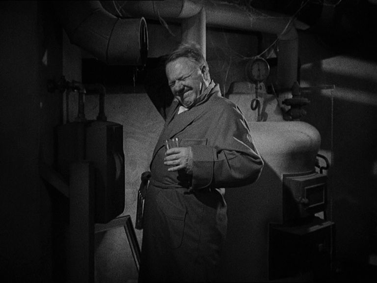 Classic Movie Ramblings: Man on the Flying Trapeze (1935)