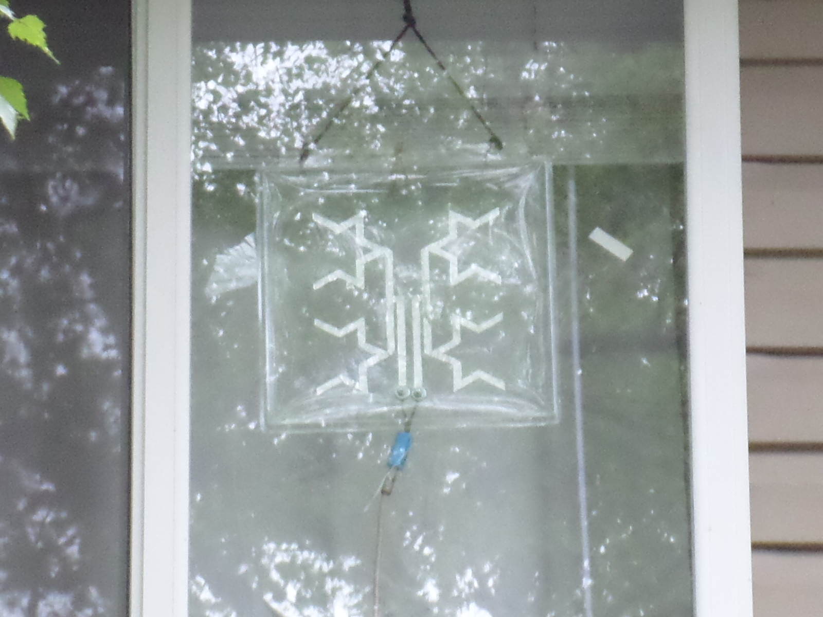 DIY Flexible Fractal Window HDTV Antenna