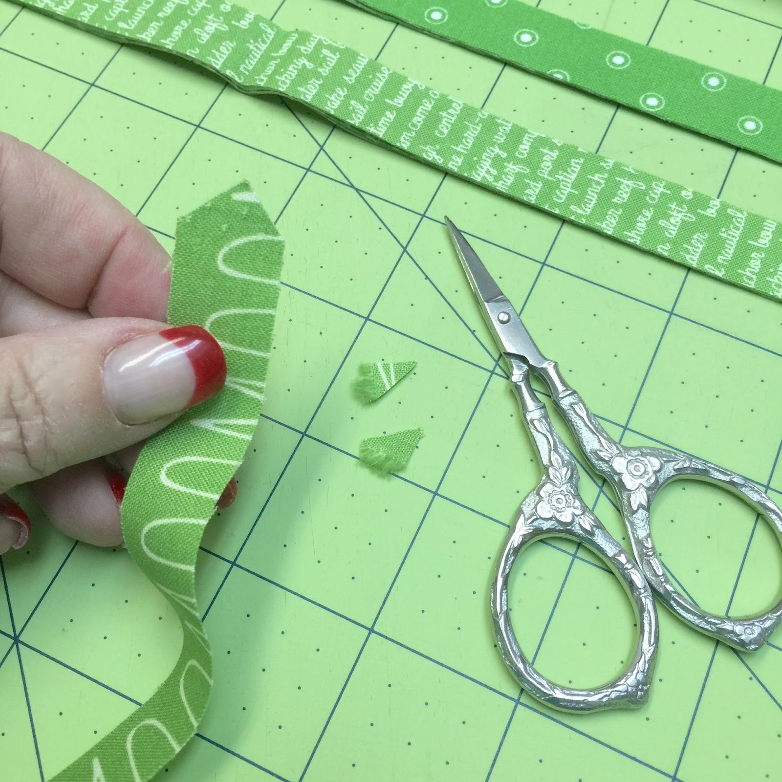 Sew Simple Shapes - How to make Stems!!! | Bee In My Bonnet | Bloglovin’