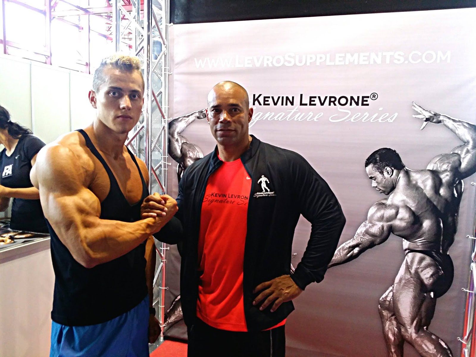 the beauty of male muscle: Robert