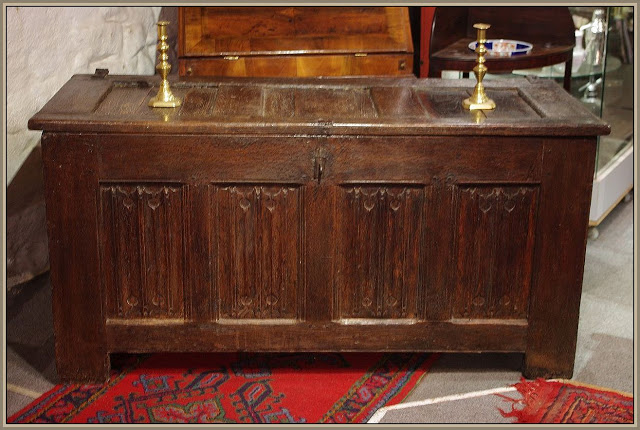 Eye For Design: Linenfold Paneling: A Classic Design Is Becoming Trendy ...