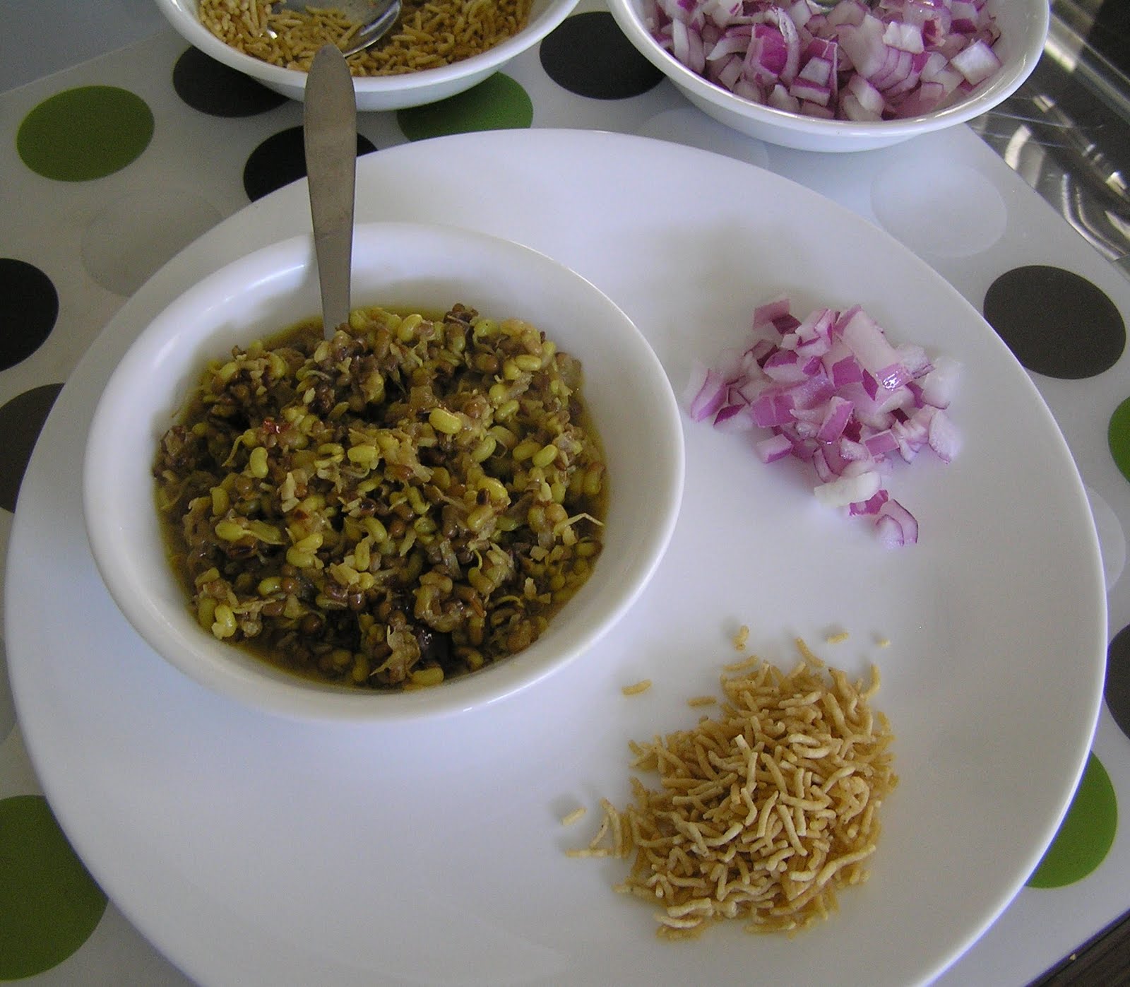 The Melting Pot: Matki Usal / Moth Beans Curry