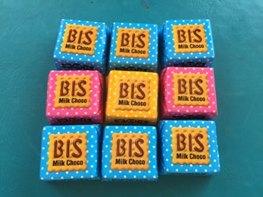 Gluttonous diary ～食いしん坊の日記～: New Tirol Chocolate : BIS milk choco