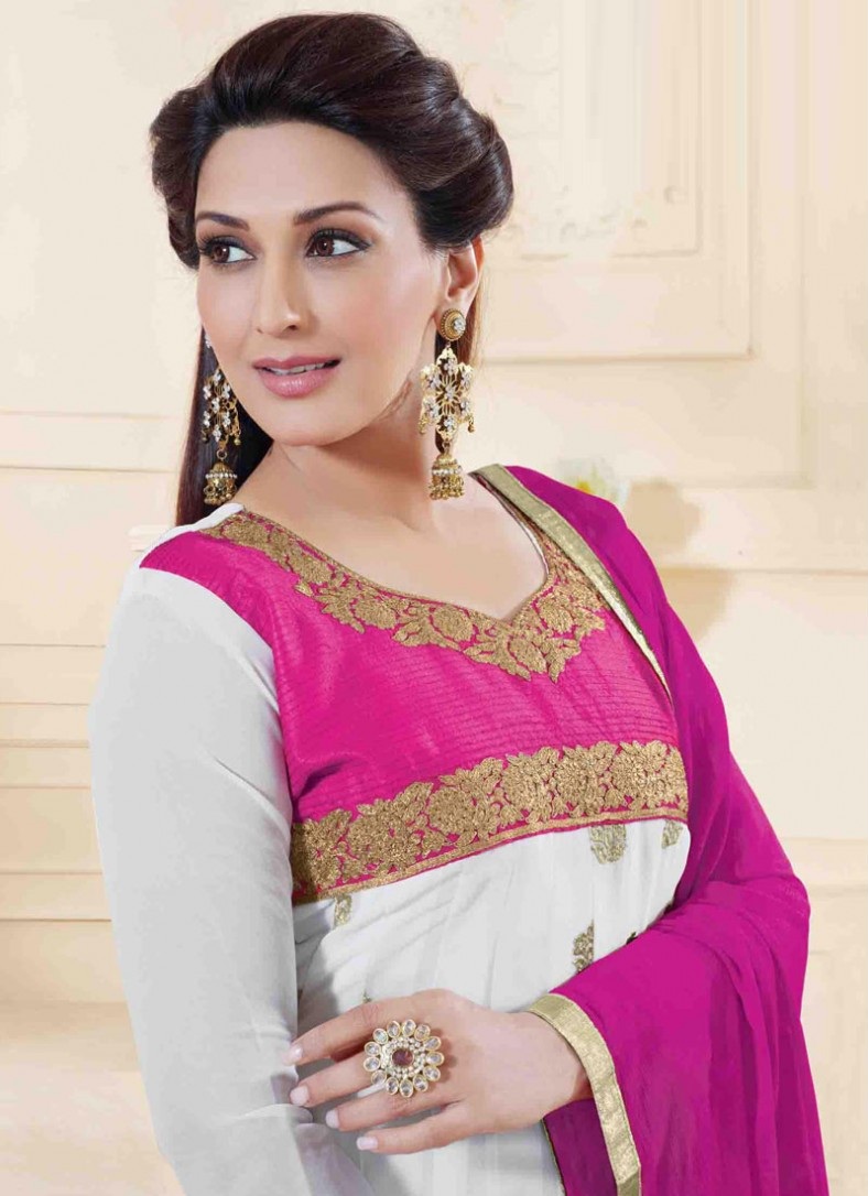 Beautiful Sonali Bendre HD Wallpaper - all 4u stars wallpaper