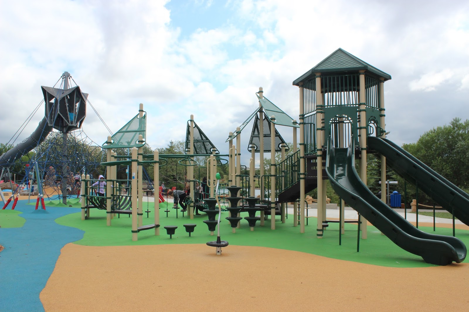 The NEW Broadmoor Lake Park - FREE AND FUN family activity.