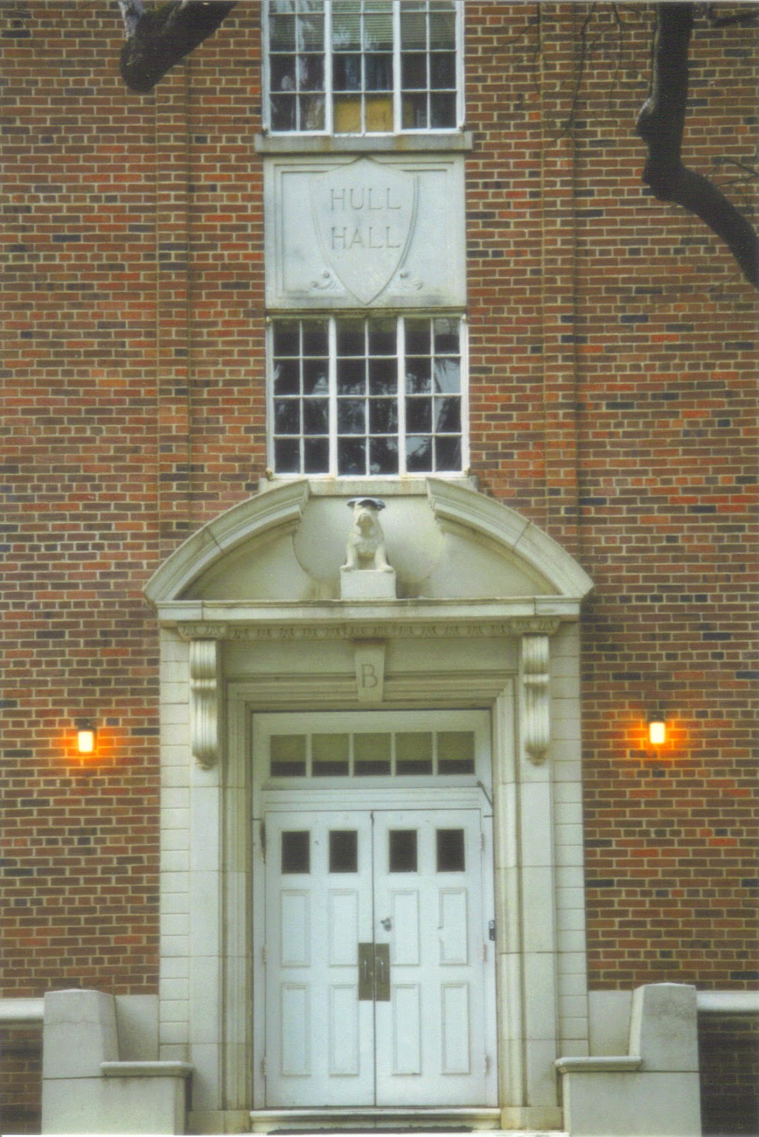Tally Ho!: Hull Hall Bulldogs With Sunglasses At Mississippi State ...