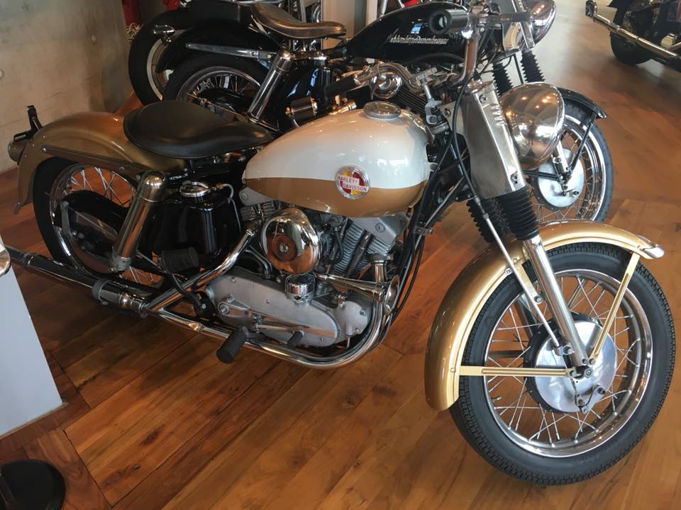 The Wandering Soldier : Warr's Harley Davidson London England