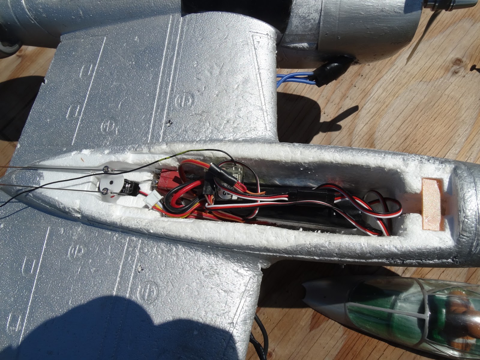 RC Flying Models: GWS P-38 Lightning