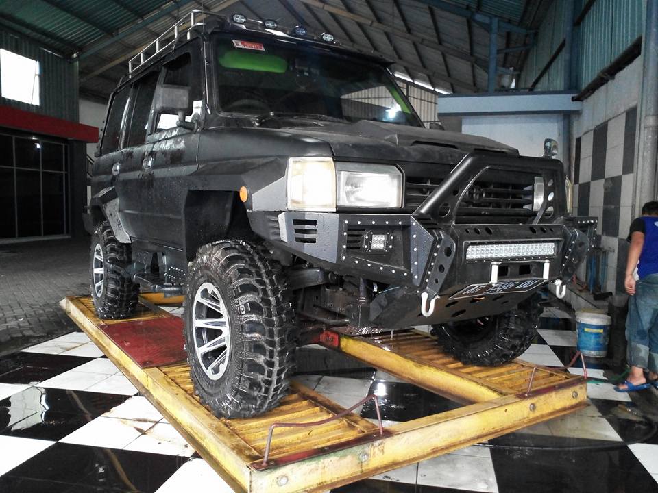 Modifikasi Kijang menjadi model Off Road dan Blazer menggunakan pintu ...