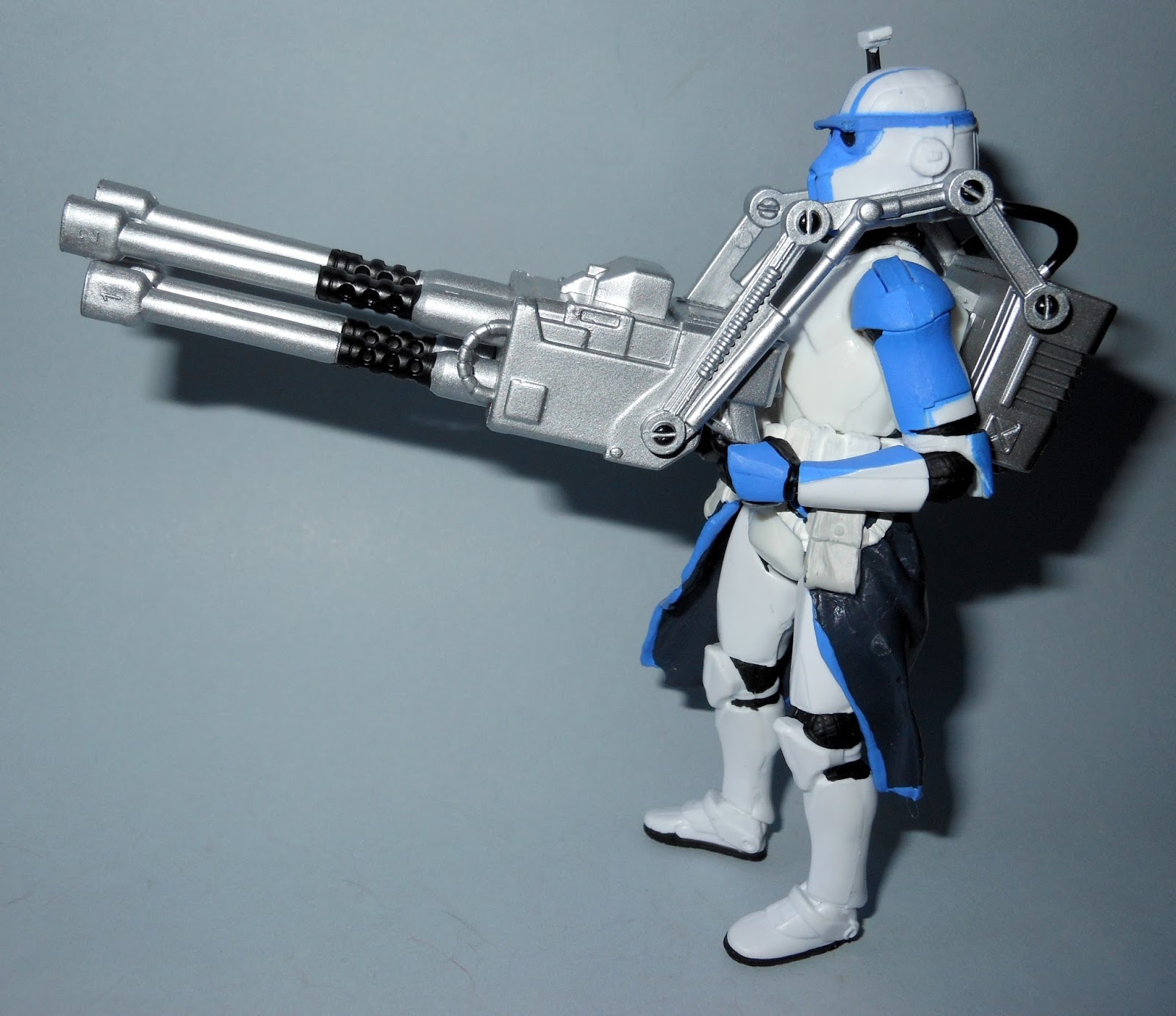 Figuras de Acción A Go-Gó: CLONE TROOPER (HEAVY GUNNER) (STAR WARS: THE ...