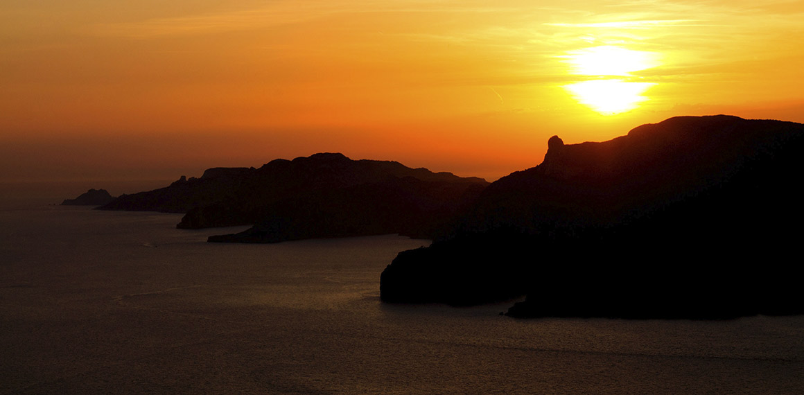 Versos a flor de piel: DESPIERTA EL ALBA