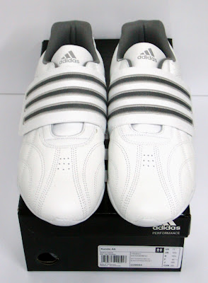 Ardepot: Zapatillas Adidas Modelo Urban Kundo Alt - Color Blanco/Gris/Plata