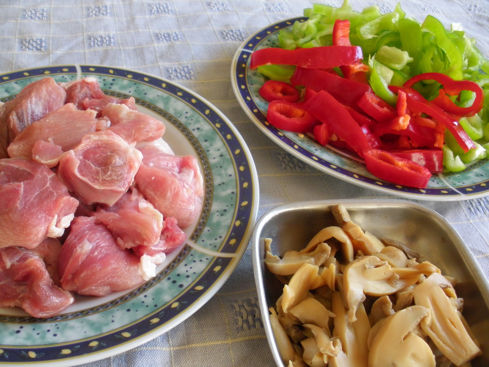 Come to cook: Χοιρινη τηγανια με ρετσινα