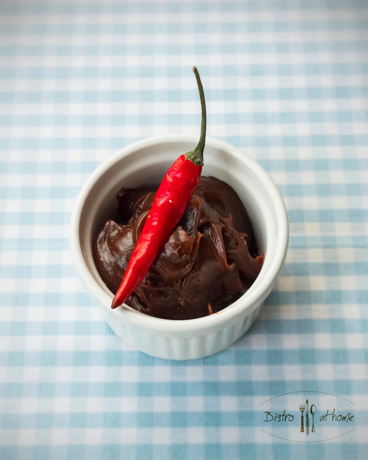 bistro at home: Karamellás csokis-chilis macaron