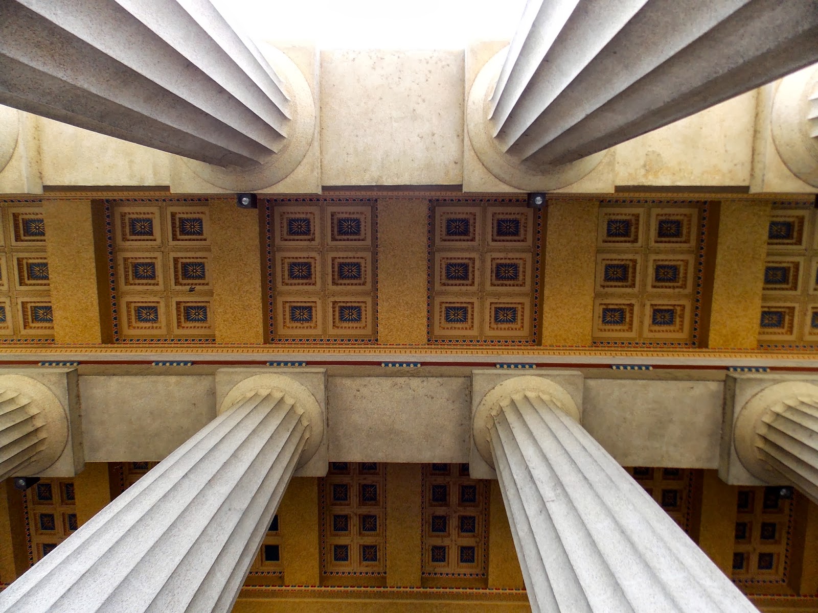 The Happy Nomads : Athens of the South