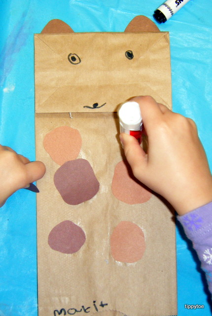 Tippytoe Crafts: Jaguar Puppets