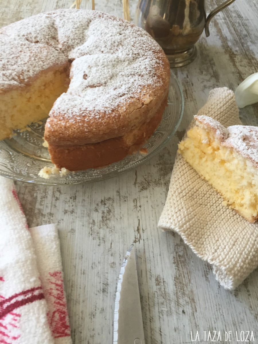 Coca de cuarto de Mallorca (Bizcocho con 3 ingredientes) | La Taza de Loza