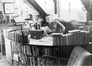 Too Much Horror Fiction: August Derleth's Cthulhu Mythos stories: (Dead ...