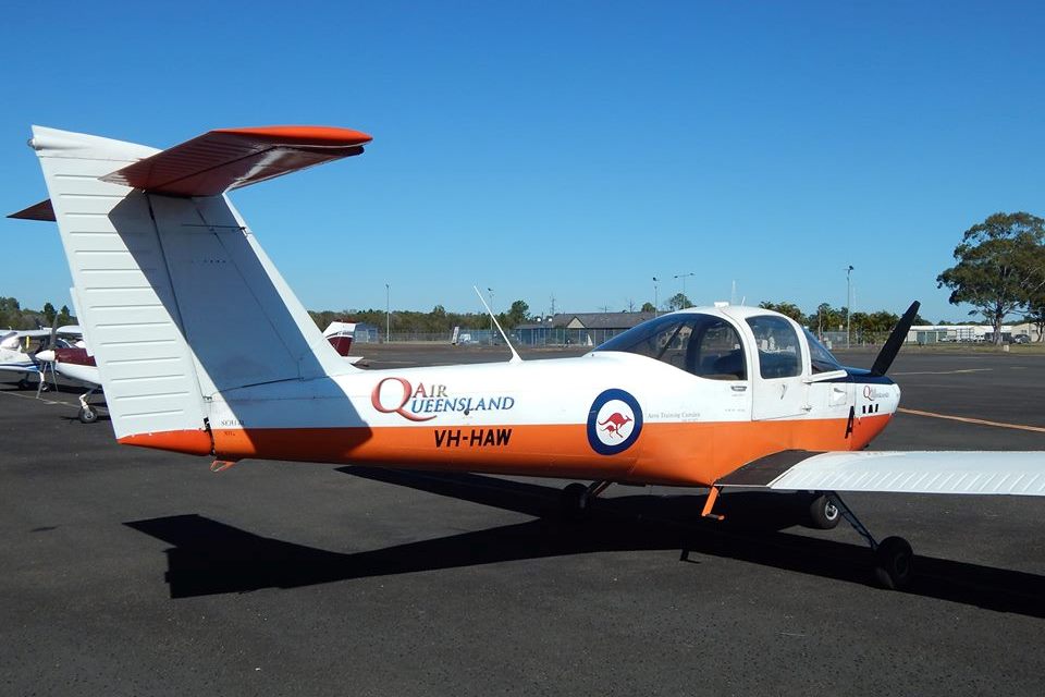 Central Queensland Plane Spotting: Piper PA-38-112 Tomahawk II VH-HAW ...