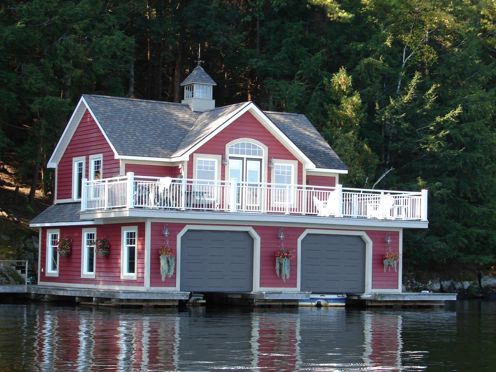 Just things and thoughts: Beautiful Boathouses of Muskoka