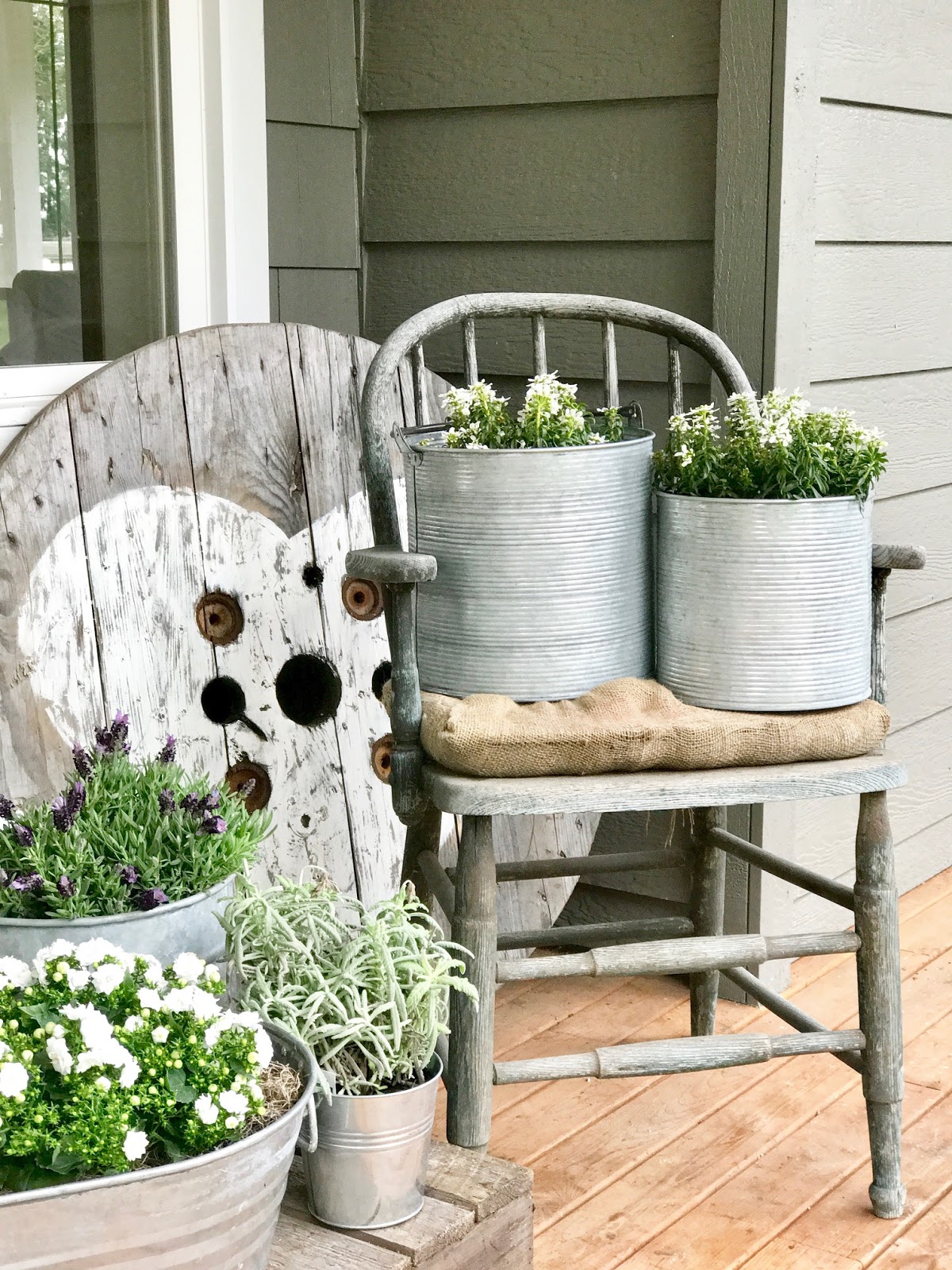 Little Farmstead: Our Farmhouse (Spring!) Porch...