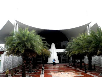 SKYLINE & HERITAGE MALAYSIA: Mosque of Malaysia - Modernistic Architecture