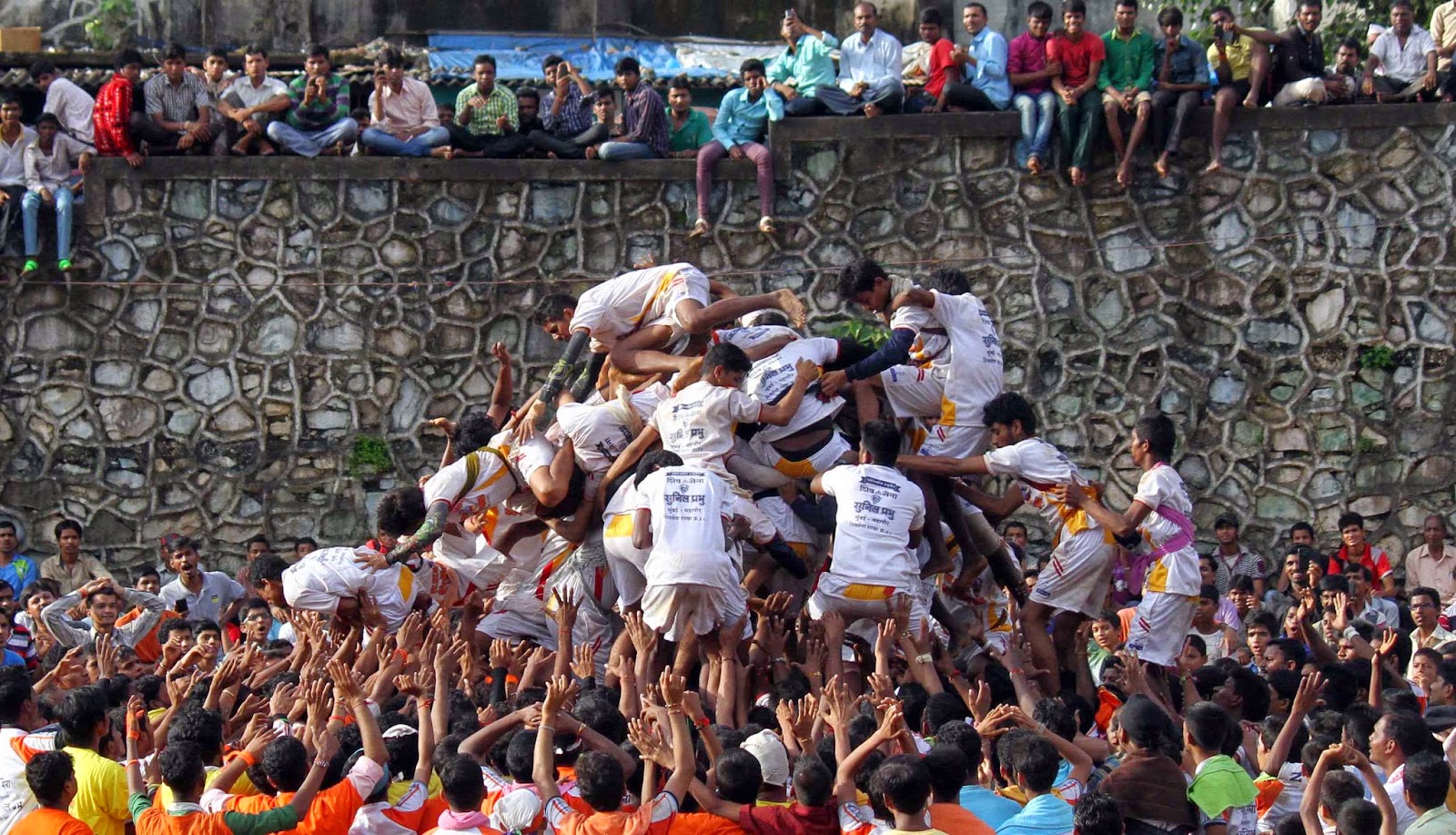 Photo features: When Human Pyramids Collapse