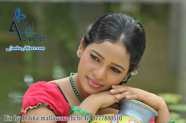 Sri Lanka fashion blog: Sri Lankan actress Umayangana Wickramasinghe new