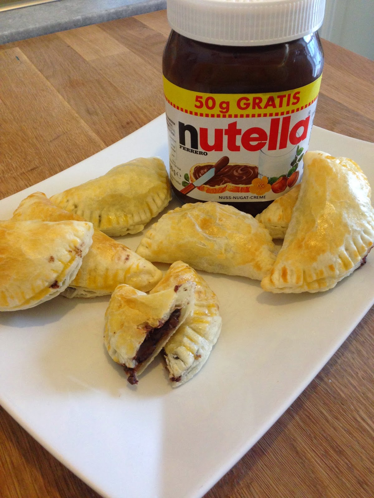 CarmsCakes: Nutella Blätterteig - Ravioli