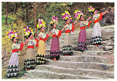 Connections to the World: Postcards for the weekend 48: Philippines