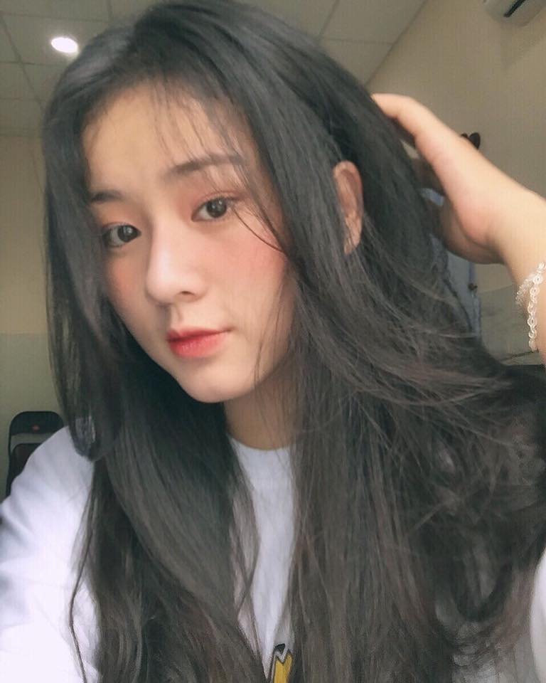 Josie Nguyễn Hân - A girl should be like a butterfly,pretty to see but ...