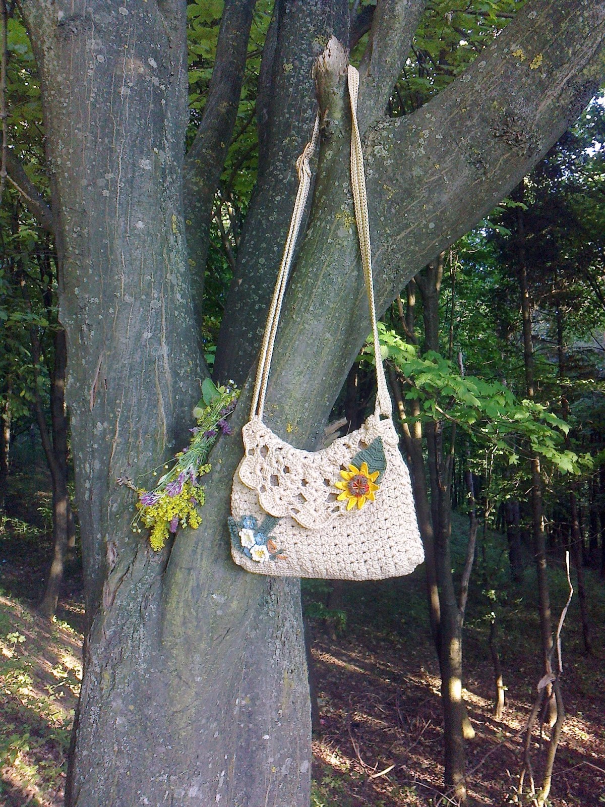 Floare de Lumina: Poveste - Geanta crosetata din bumbac / Genti si ...