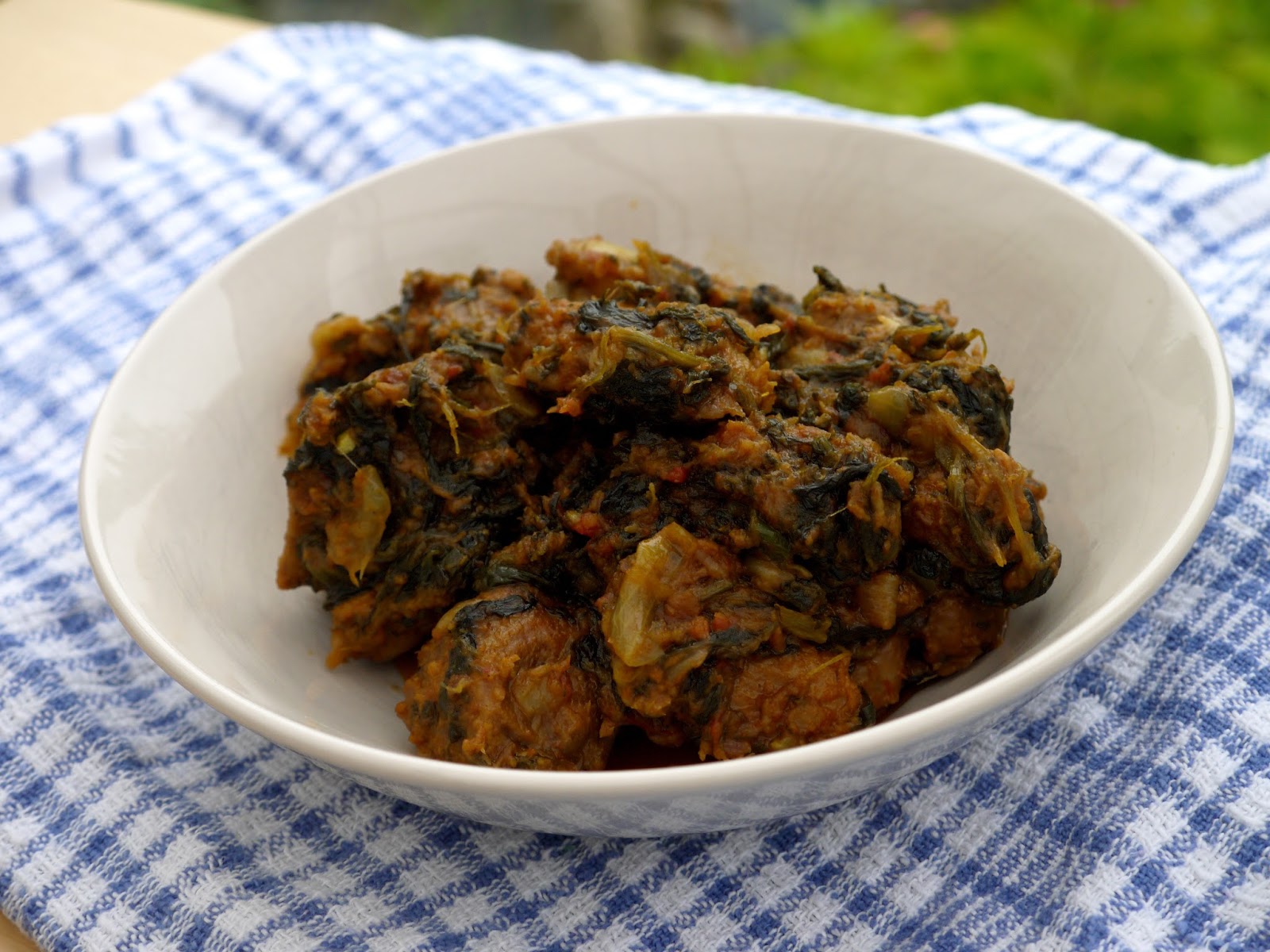 This Muslim Girl Bakes: Lamb Spinach Curry - Gosht Palak.