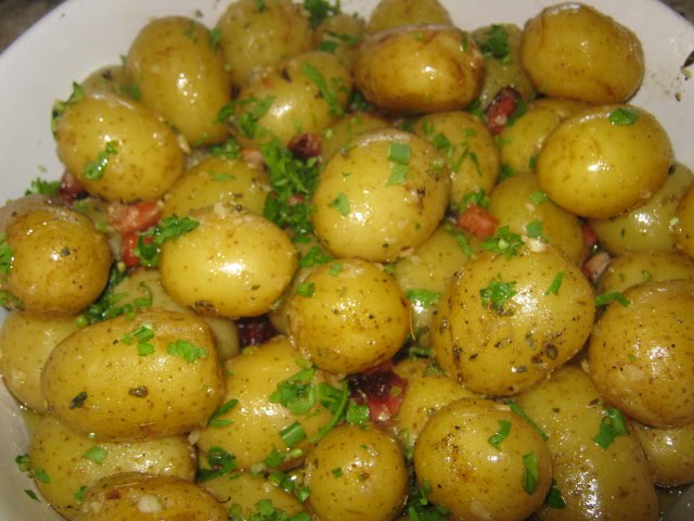 Delícias da Tia Néia: MINI BATATAS COM BACON