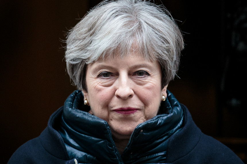 Reencontros: TERESA MAY RESISTE ....MAS... Ate quando