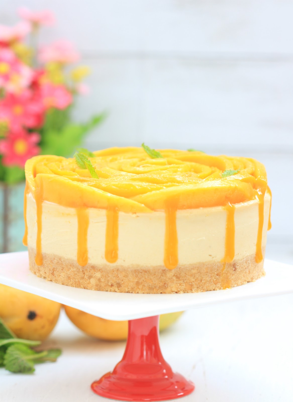 Baked mango cheesecake