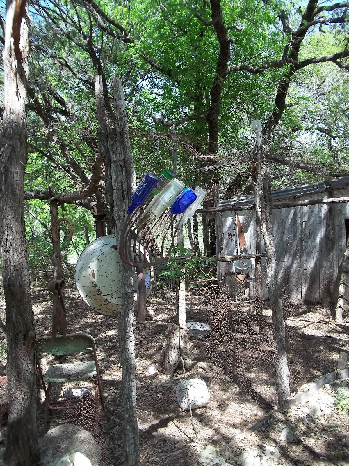 Rock-Oak-Deer: Garden Junking - Lakehills, Texas