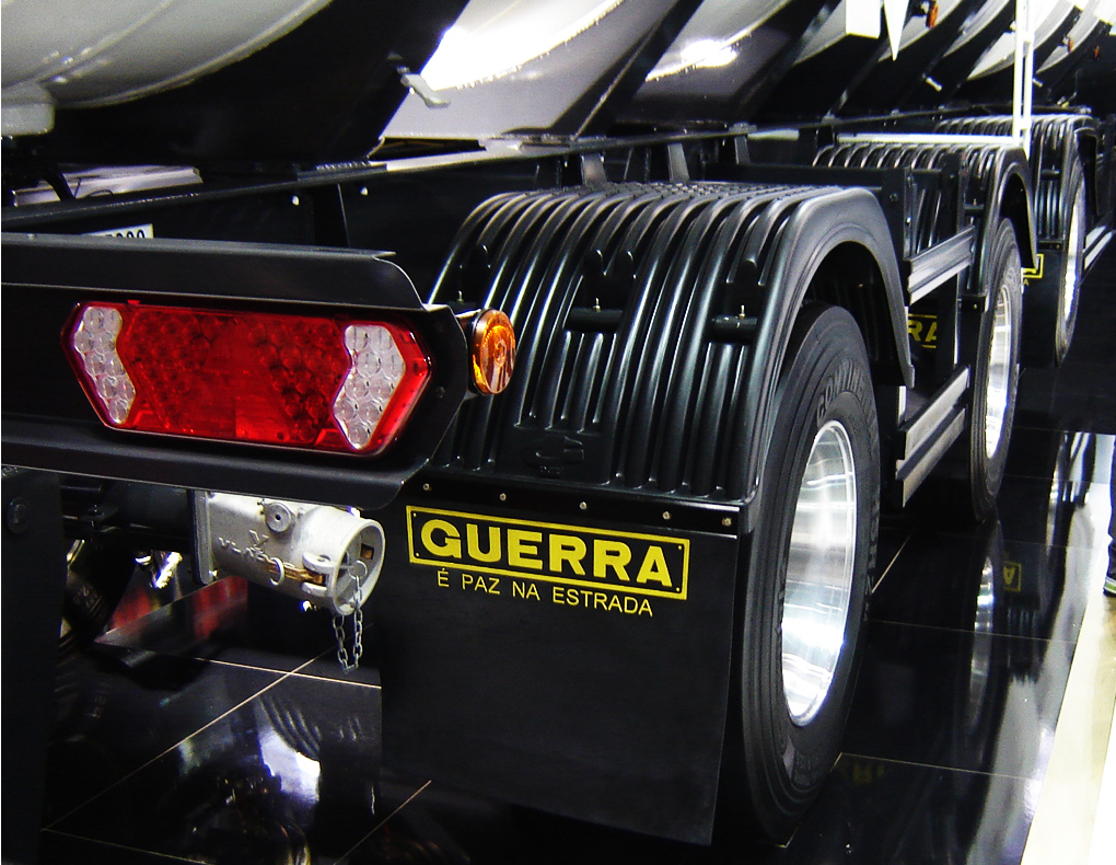 Fabricante de implementos expõe produtos na Agrishow 2012