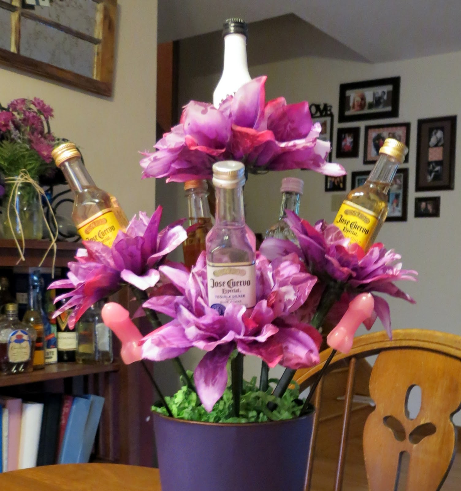 blogdeedah: Bachelorette Party "Booze Bouquet"