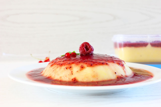 Polenta-Puddingdessert mit Smoothie