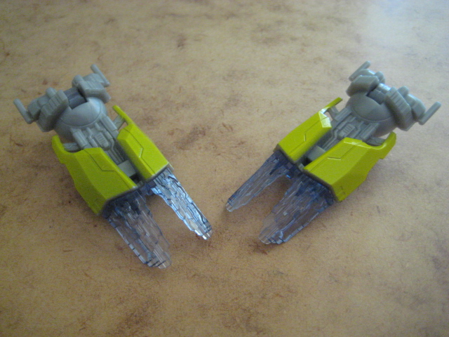 ChCse's blog: Toy Review: Transformers Generations Bumblebee (IDW Deluxe)