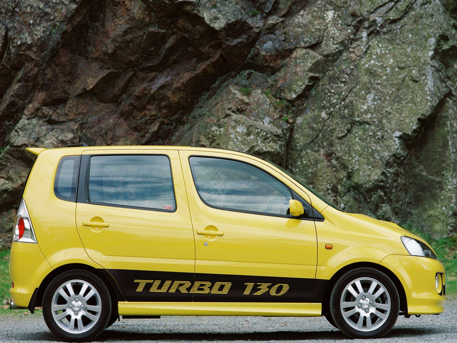 Car And Car Zone: Daihatsu YRV Turbo 130 2004 new cars, car reviews ...