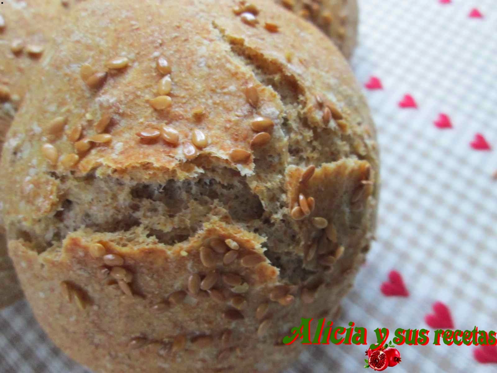 Alicia y sus recetas: PANECILLOS INTEGRALES CON SEMILLAS DE LINO Y PIMIENTA