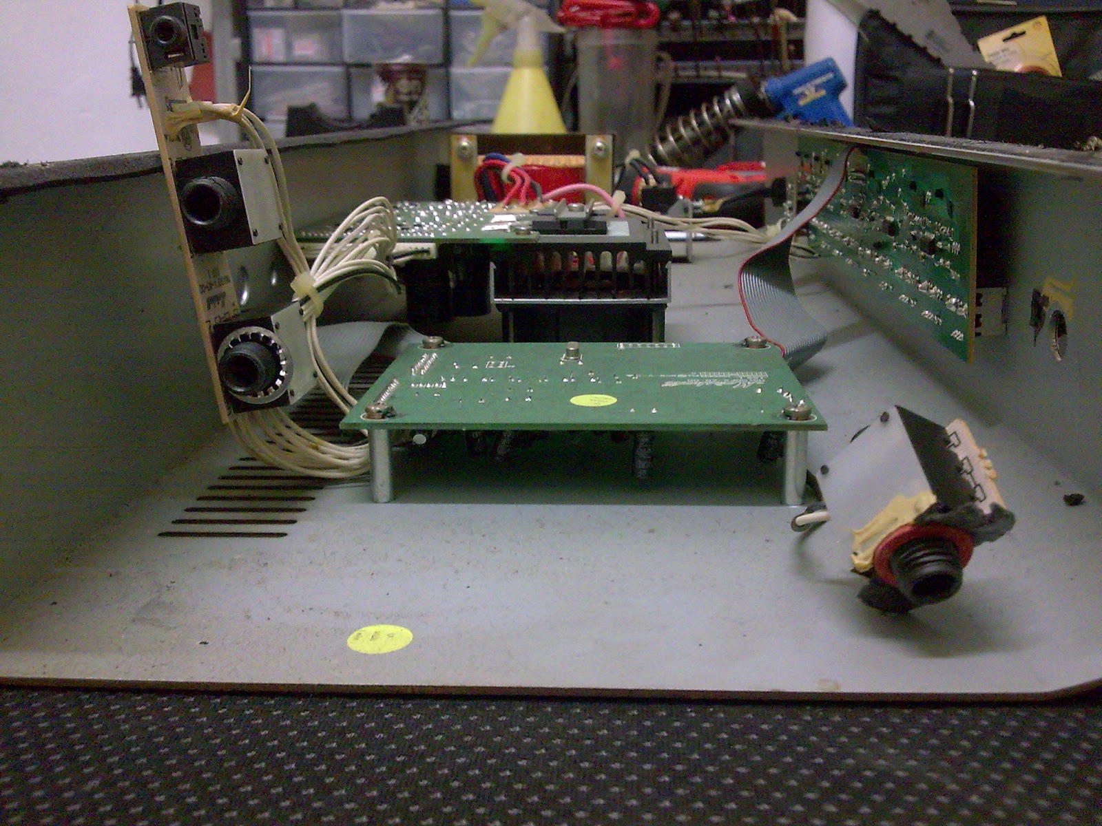 Membaiki alatan muzik : Marshall MG100FX