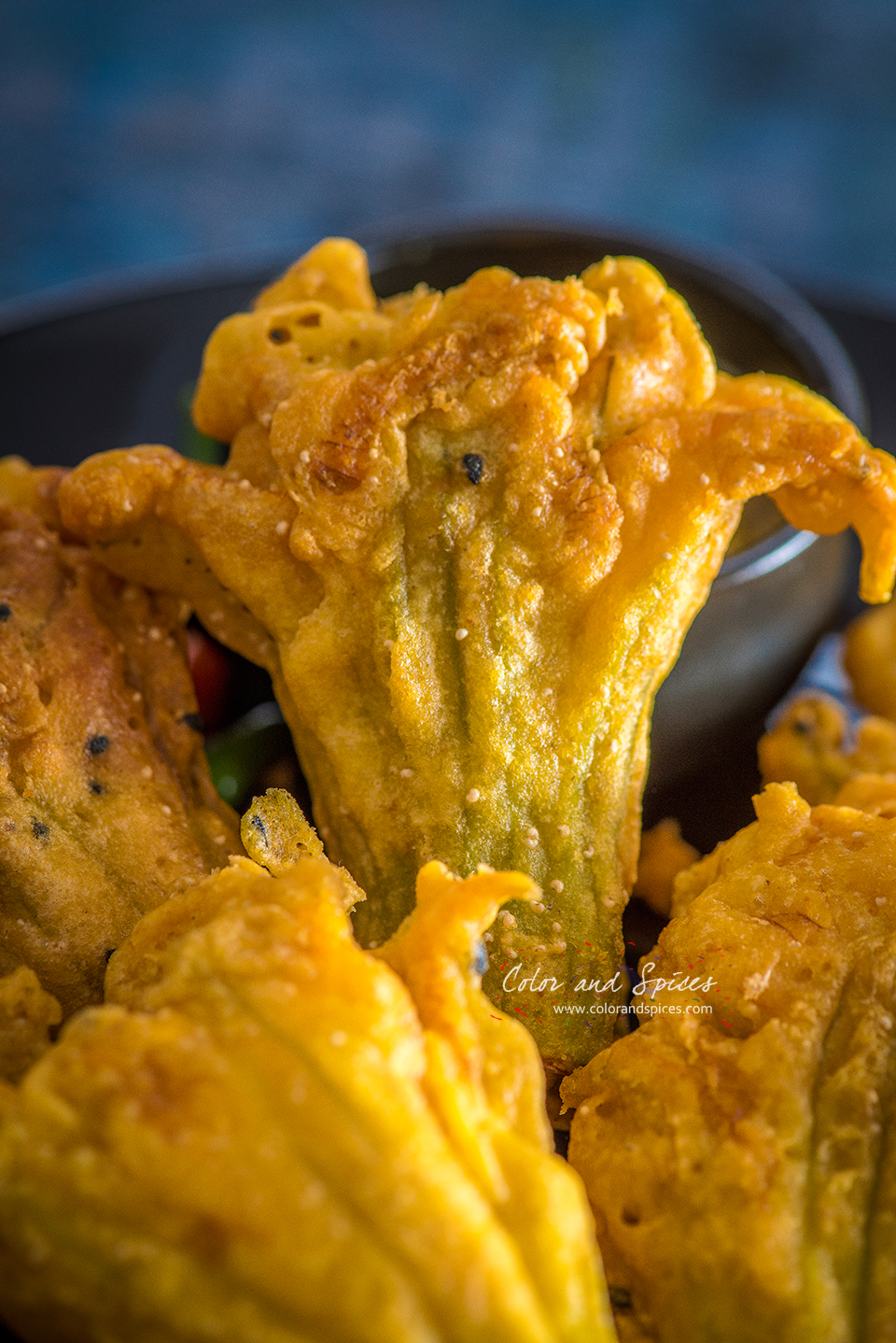 Color and Spices: Kumro phool bhaja..