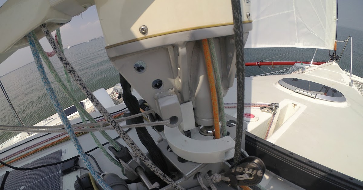 F32R(s;-) Thriller: rotating mast windsensor