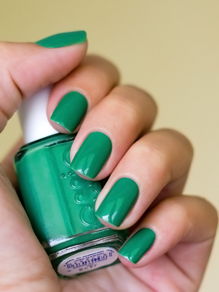 Лаковый Адвокат: Essie "Pretty edgy"