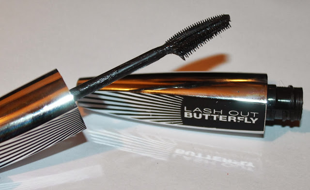 The Dark Side of Beauty: Review: L'oreal Lash Out Butterfly Mascara
