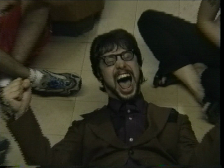 Udda film: DUCK! THE CARBINE HIGH MASSACRE (1999) USA, 100 minuter ...