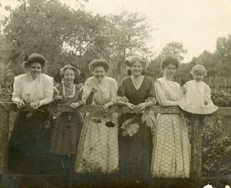 Simplicity, Peace, and Happiness: 50 Found Snapshots That Defined ...